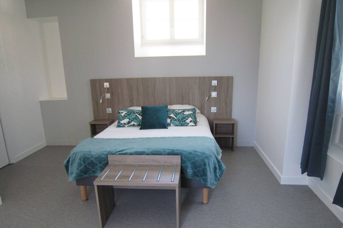 Quarto casal clássico | Business Center no quarto