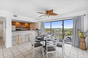 Apartamento em Condomínio Fechado, várias camas (Moondrifter 608) | Exterior
