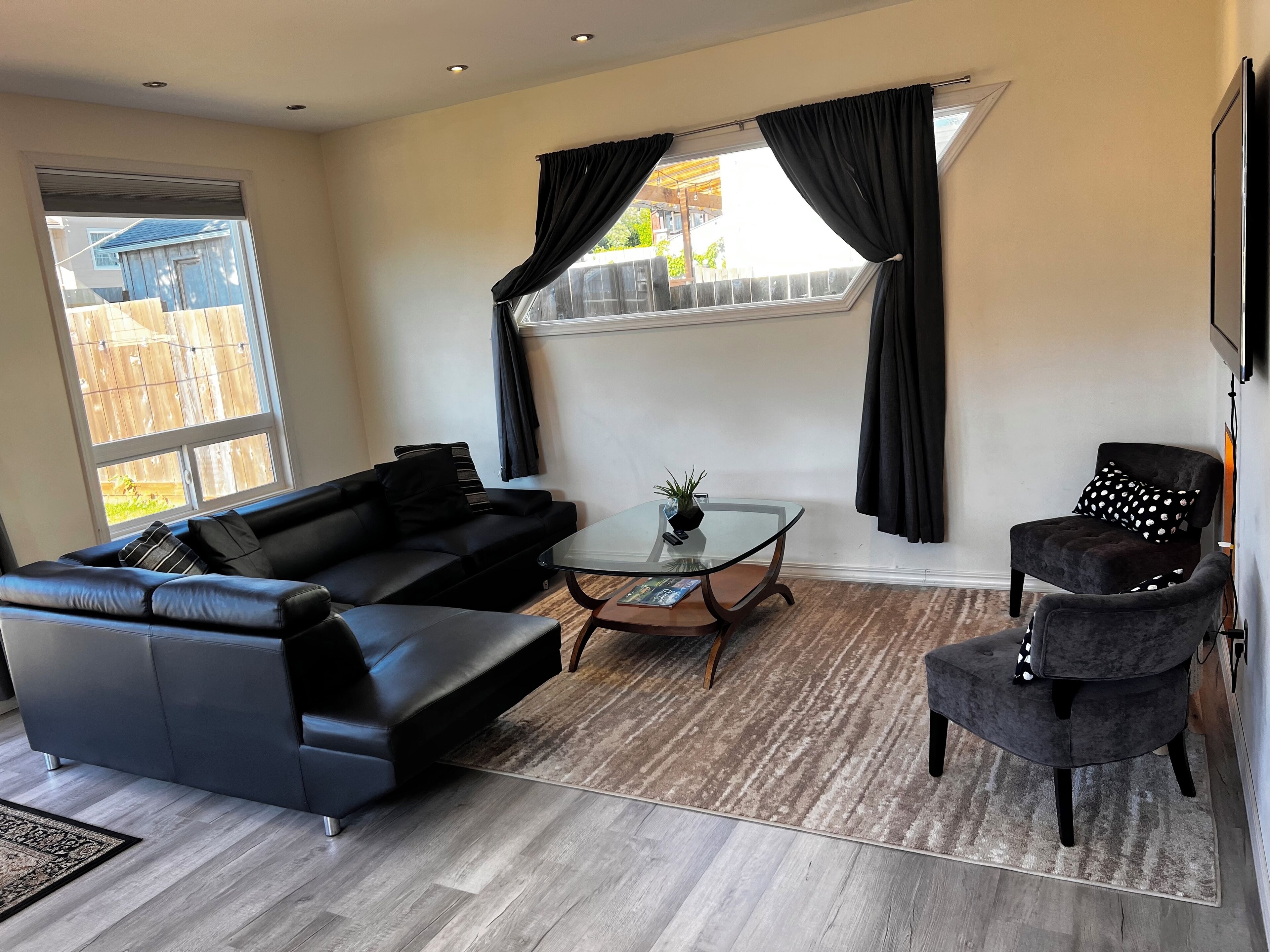 Very Clean House With Amazing Park Across The Street And Japanese Garden. - Oregon