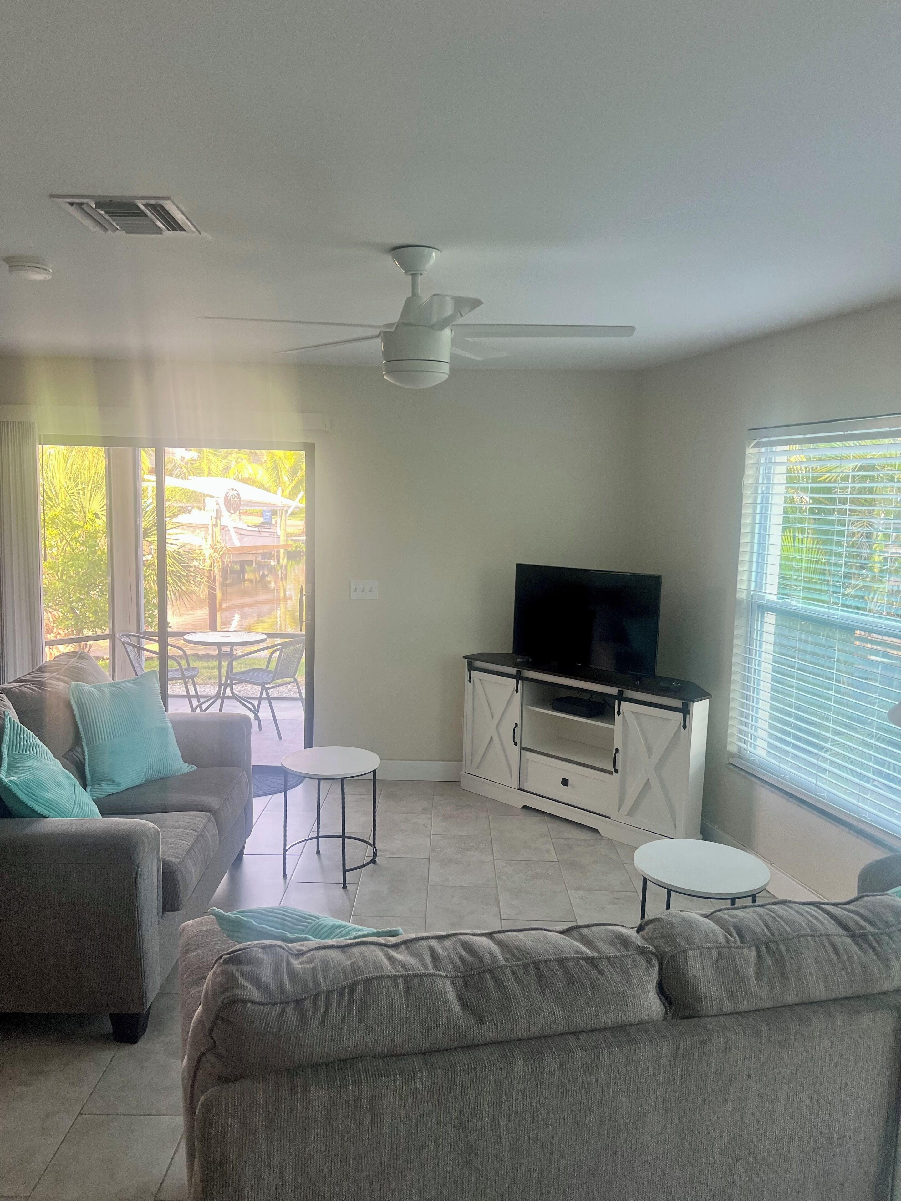 Aloha  Royal Palms! Awesome Private Waterfront Oasis 4 Minutes To The Beach! - Bonita Springs, FL
