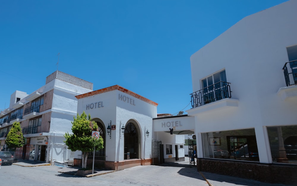 Hotel Zacatecas Courts - Jalisco