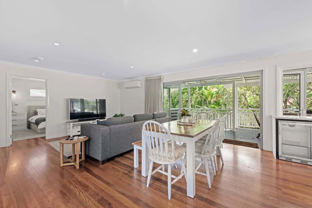 Une Affaire De Famille ~ 4 Chambres / 2. 5bath / Pool ~ Morningside - Brisbane
