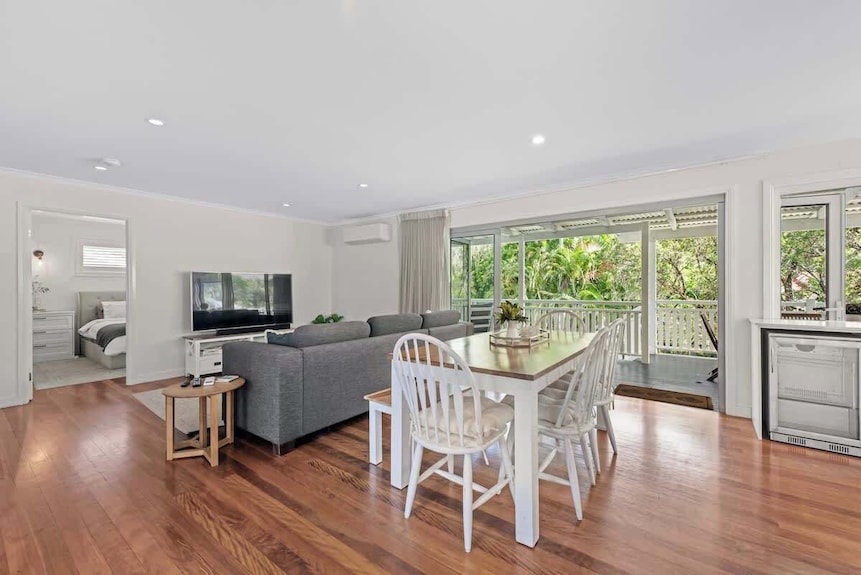 Une Affaire De Famille ~ 4 Chambres / 2. 5bath / Pool ~ Morningside - Brisbane
