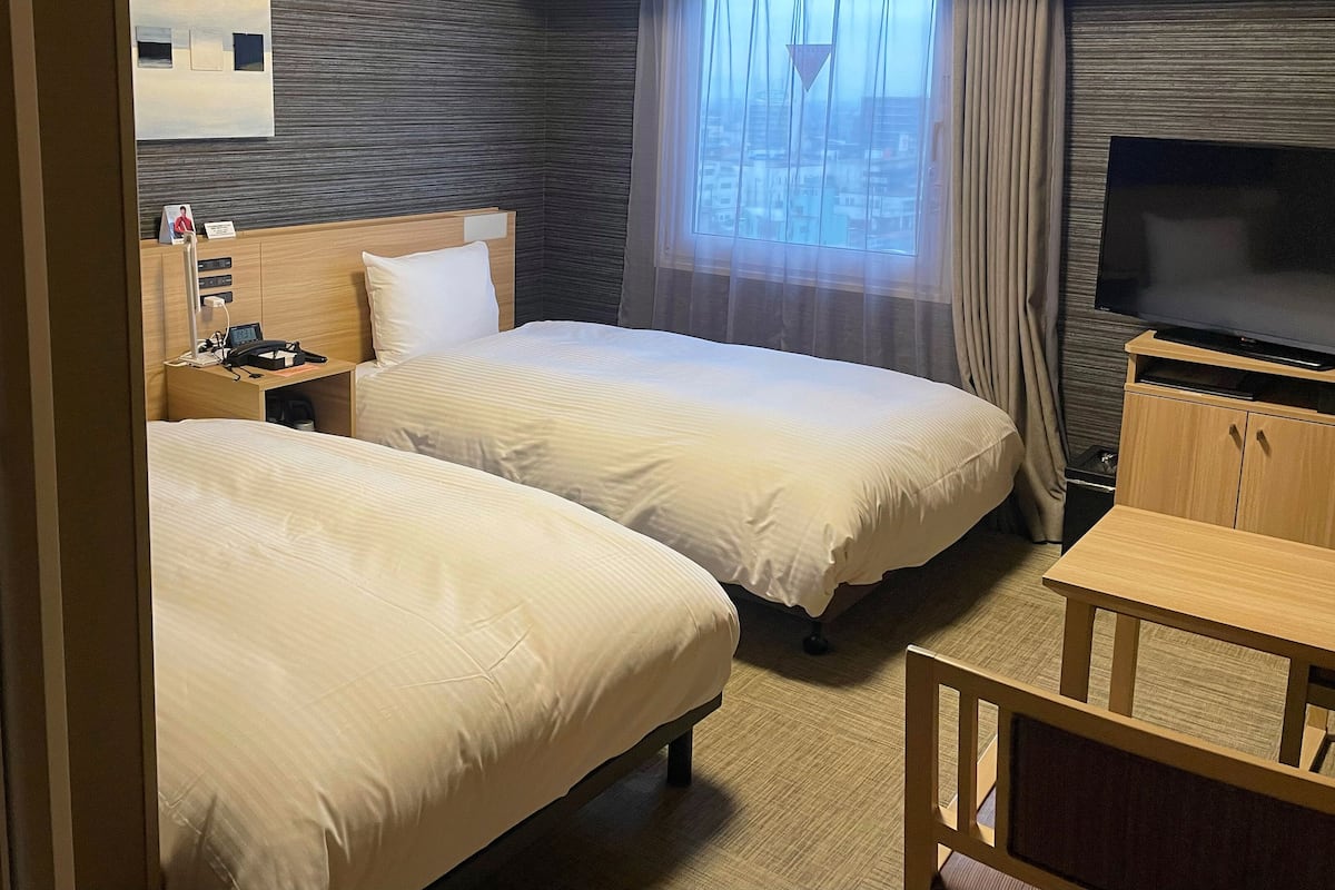 Escrivaninha, Wi-Fi de cortesia, roupa de cama