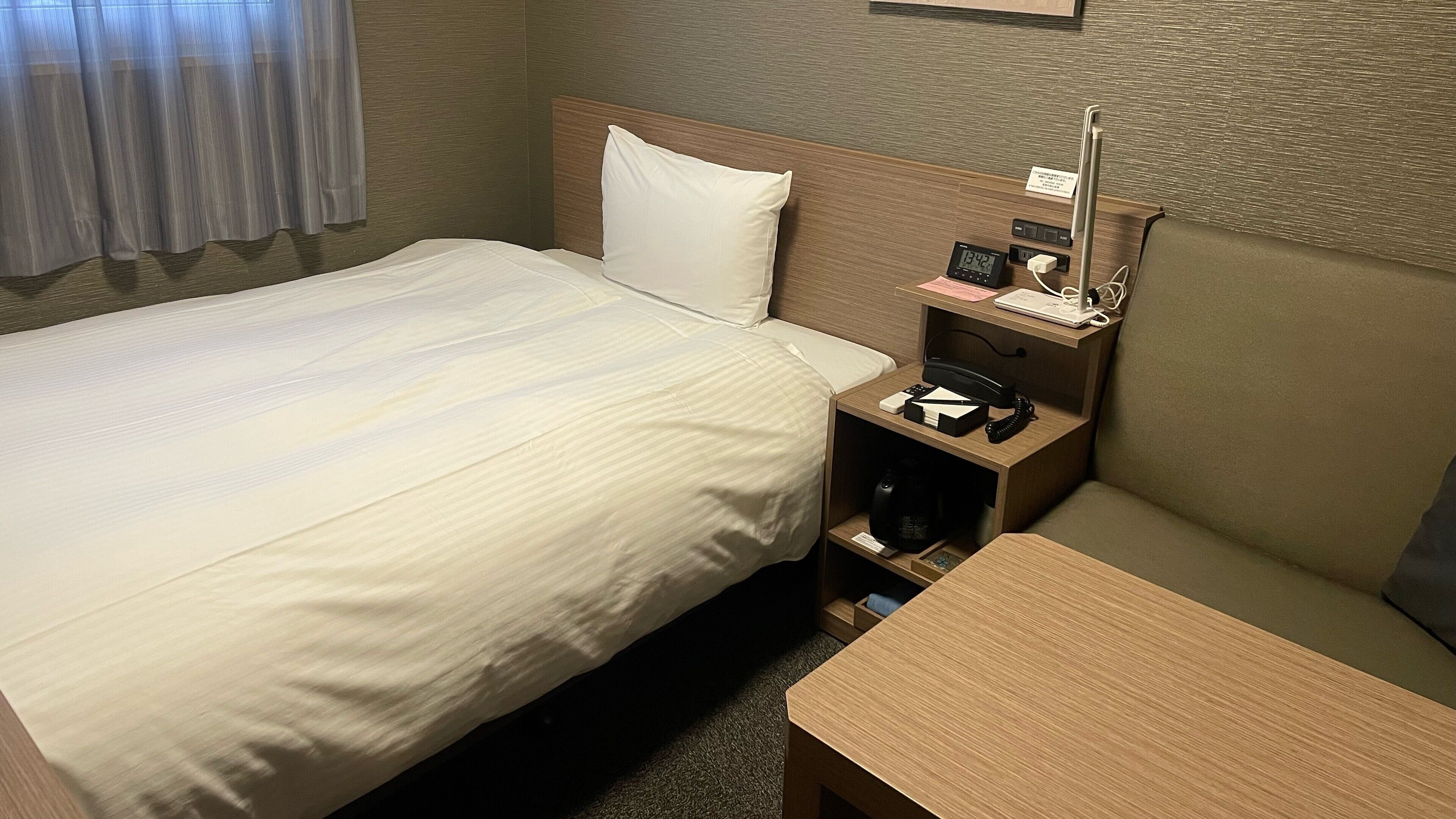 Escrivaninha, Wi-Fi de cortesia, roupa de cama