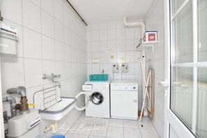 Apartamento (Ferienhaus Eilts Wohnung 9) | Lavanderia