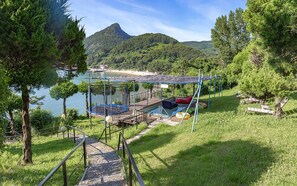 Área de recreio para crianças (ao ar livre)