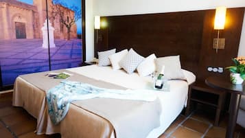 Minibar, Wi-fi grátis, roupa de cama fornecida