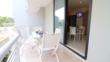 Casa, 2 quartos, varanda, Vista para a cidade | Varanda