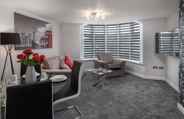 2 Bdrm Sleeps 7 Near Top Attractions Free Parking - Blackpool