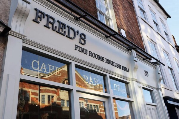 Upstairs At 33 - Worcester