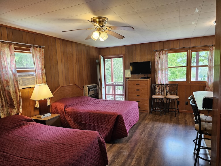 The Gold Eagle Cottage 7 - Adirondack Mountains