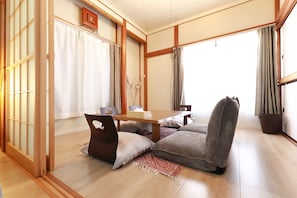Casa, 2 quartos | Sala