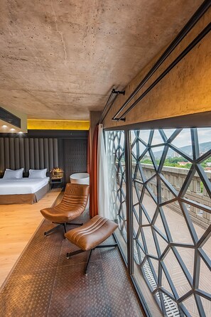 Suíte presidencial, terraço, vista para o rio | Roupas de cama premium, frigobar, cofres nos quartos, escrivaninha