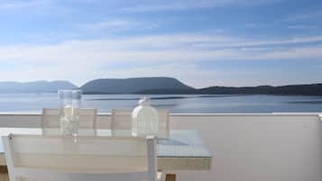 Apartamento, 2 quartos, vista para o mar (A2) | Terraço/pátio