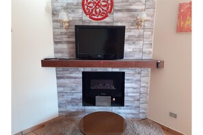 Internet com fios grátis, roupa de cama fornecida 