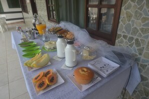 Pequeno-almoço tipo buffet diário incluído 
