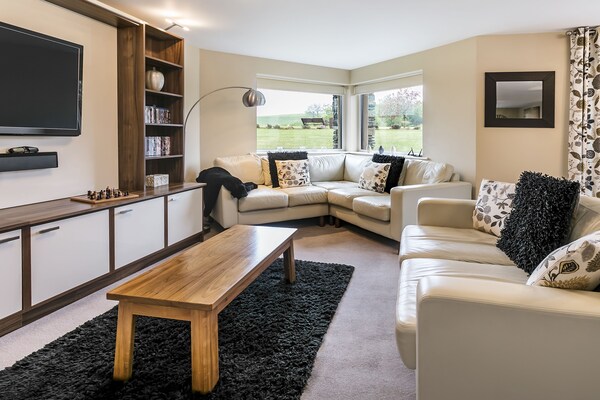 Golf Apartment @ Carus Green - Kendal