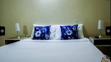 Quarto Standard, 1 cama de casal | Minibar, ferro/tábua de engomar, roupa de cama fornecida