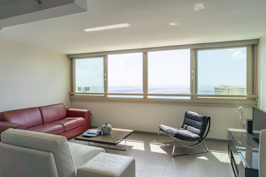 Modern 43rd Floor 1bd - Views Of Panoramic Ocean & Diamond Head! - Kailua, HI