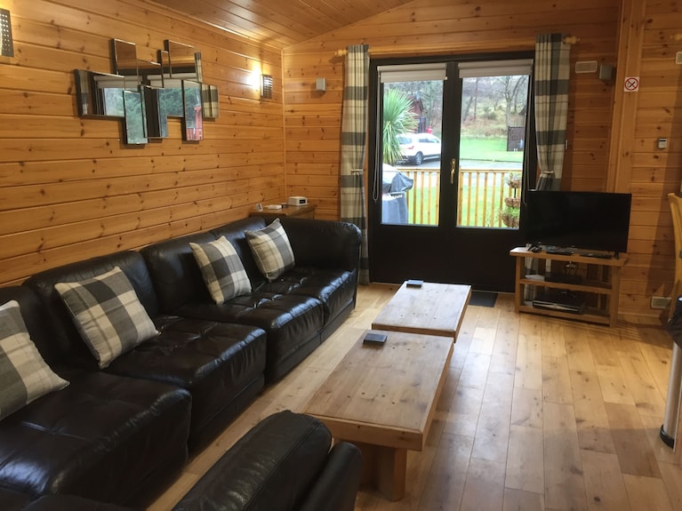 Lomond Lodge 20, Luxury Log Cabin On The Banks Of Loch Lomond - Loch Lomond