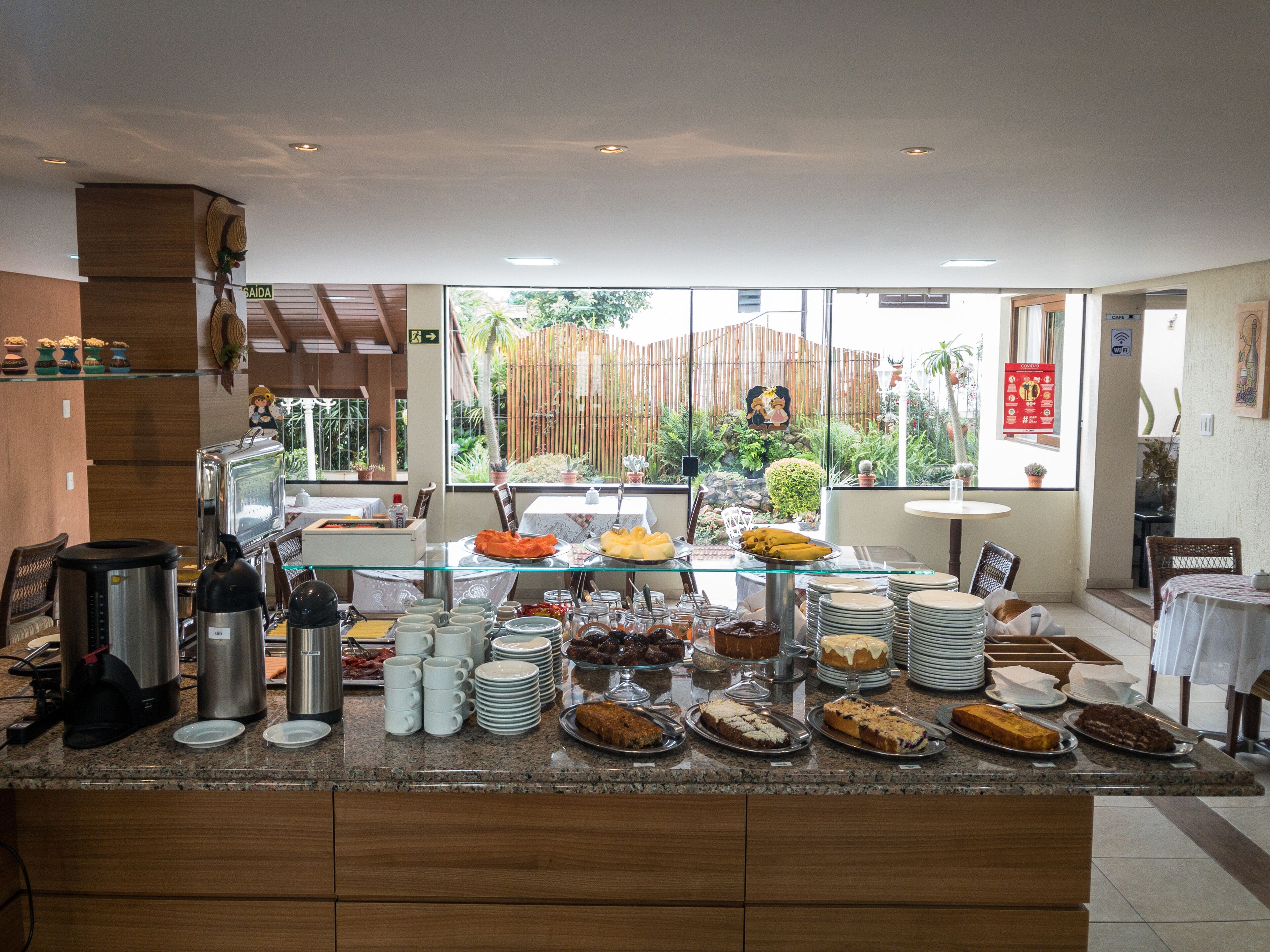 Pequeno-almoço tipo buffet diário incluído 