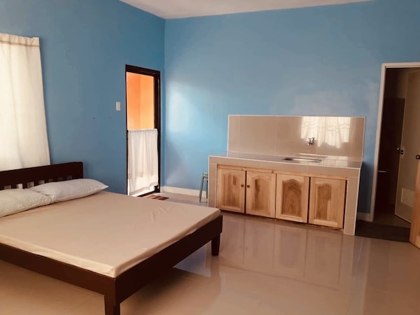 A Cozy, Affordable Place Fit For Group Of People Wanted To Explore Kabankalan. - Kabankalan