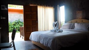 Quarto Deluxe | Cortinas/cortinados opacos, Wi-fi grátis, roupa de cama fornecida