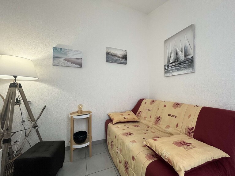 Cozy 3-room Mezzanine House, A/c, Terrace, Parking, Near Grazel Beach, Sleeps 5 - Gruissan