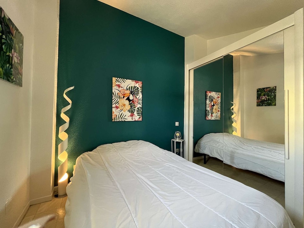 Cozy 3-room Mezzanine House, A/c, Terrace, Parking, Near Grazel Beach, Sleeps 5 - Narbonne