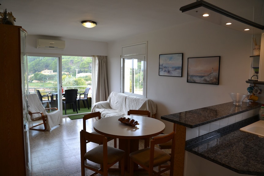 Amarillo 8 - L'estartit, Els Salats - Peratallada