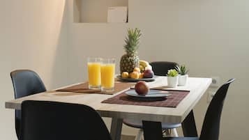Apartamento, 1 quarto | Opções para refeição no quarto