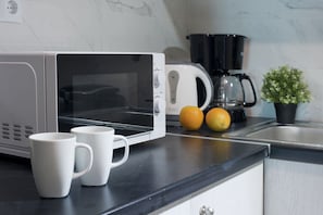 Apartamento, 1 quarto | Micro-ondas