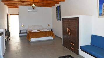 Cofres nos quartos, Wi-Fi de cortesia, roupa de cama