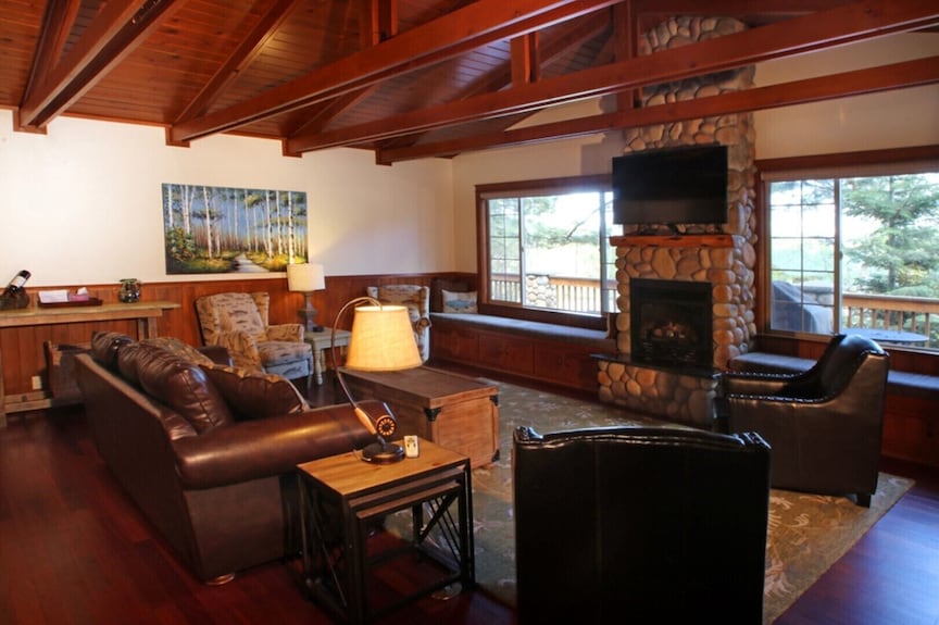 Harriman Springs Resort Cabin 1 - A Vacation House With Accommodations & Views - Oregon