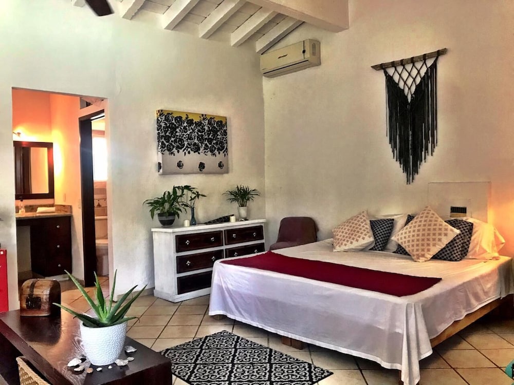 Hermosa Casa Grande, Cocina Enorme, Piscina Jacuzzi, Jardín, A 2 Cuadras De La Playa - Bucerías