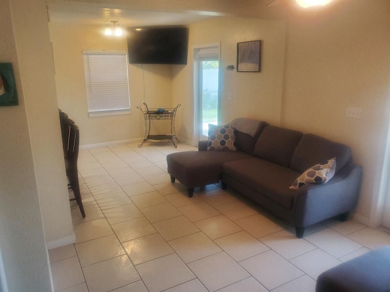 River Gem - Waterfront First Floor Home - Tampa