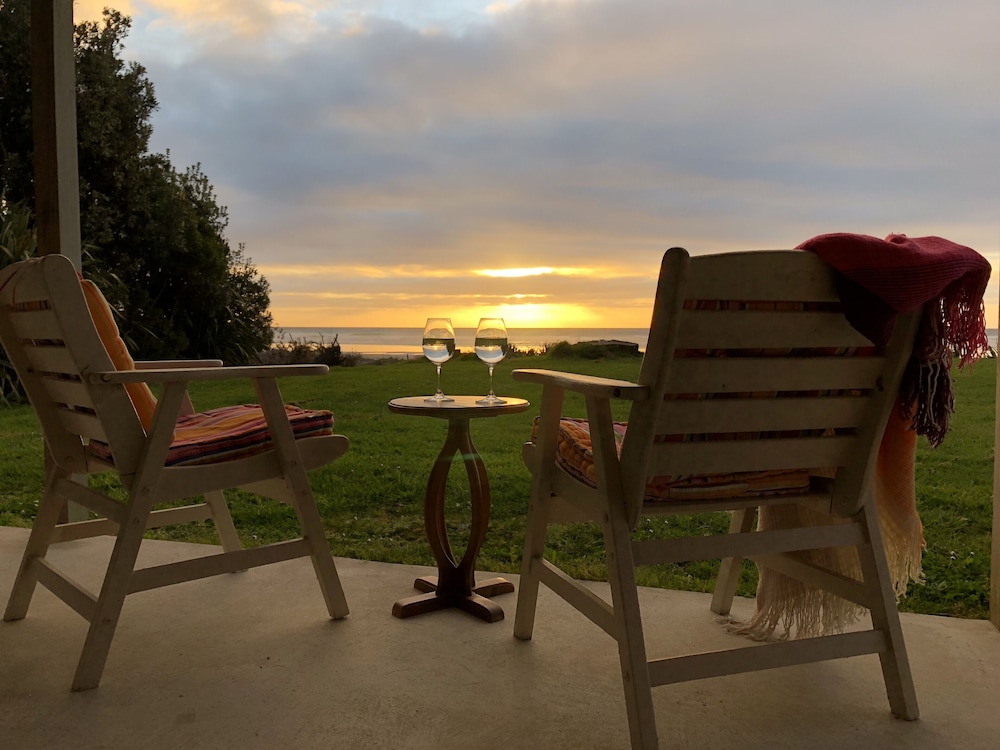 Westwood Beach Cottage...minutes From The Beach - Westport