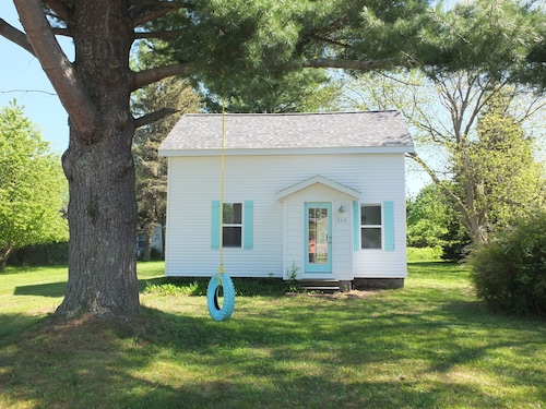 Beach Town Escape - Newly-remodeled & Gorgeous! - フランクフォート, MI