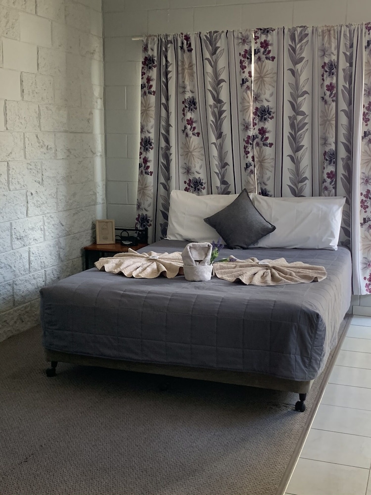 Hillview Motel - Charters Towers