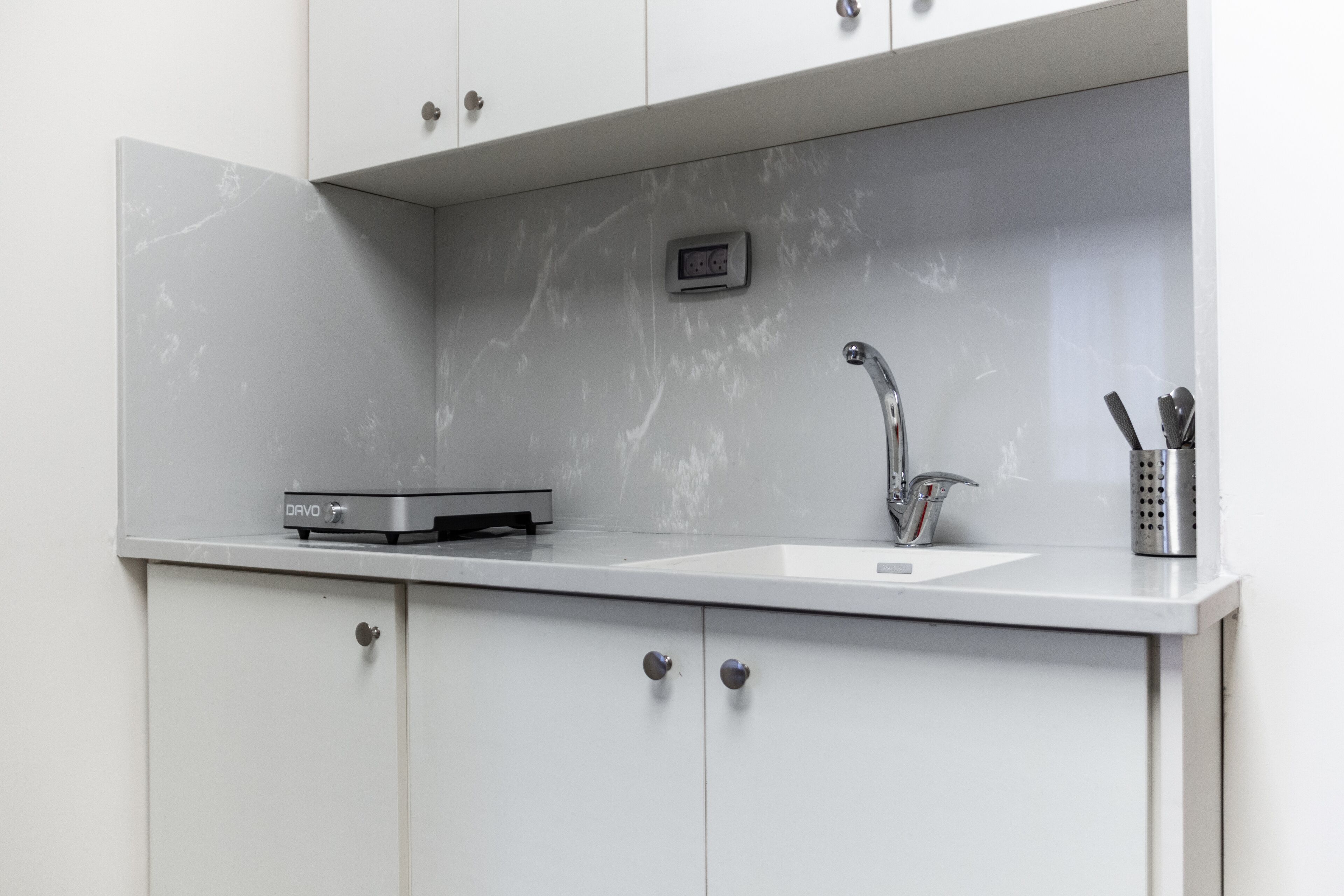 Apartamento Panorâmico | Kitchenette privada | Uma cafeteira/bule, um frigorífico, um micro-ondas 