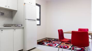 Apartamento Design | Sala de estar | Smart TV de 44 de polegadas com canais digitais, televisor, Netflix