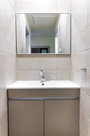 Apartamento clássico | Pia do banheiro