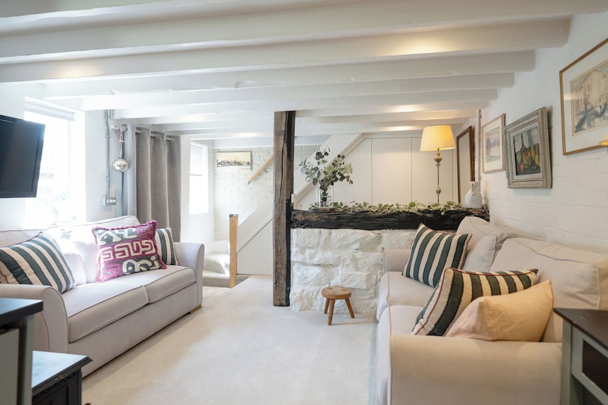 The Stables: Full Of Character Near The Pantiles With Secluded Courtyard Garden - Kent