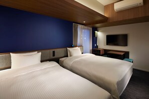 Cofres nos quartos, escrivaninha, Wi-Fi de cortesia, roupa de cama