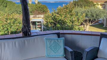 Casa, 3 quartos, fumadores, varanda | Varanda