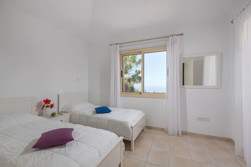 Resitour - Perneri Villas - Zypern