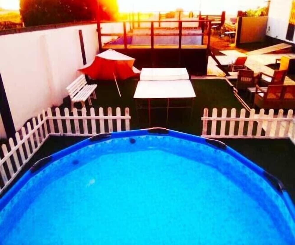Escuela De Surf Y Hostel Baldaio - Carballo