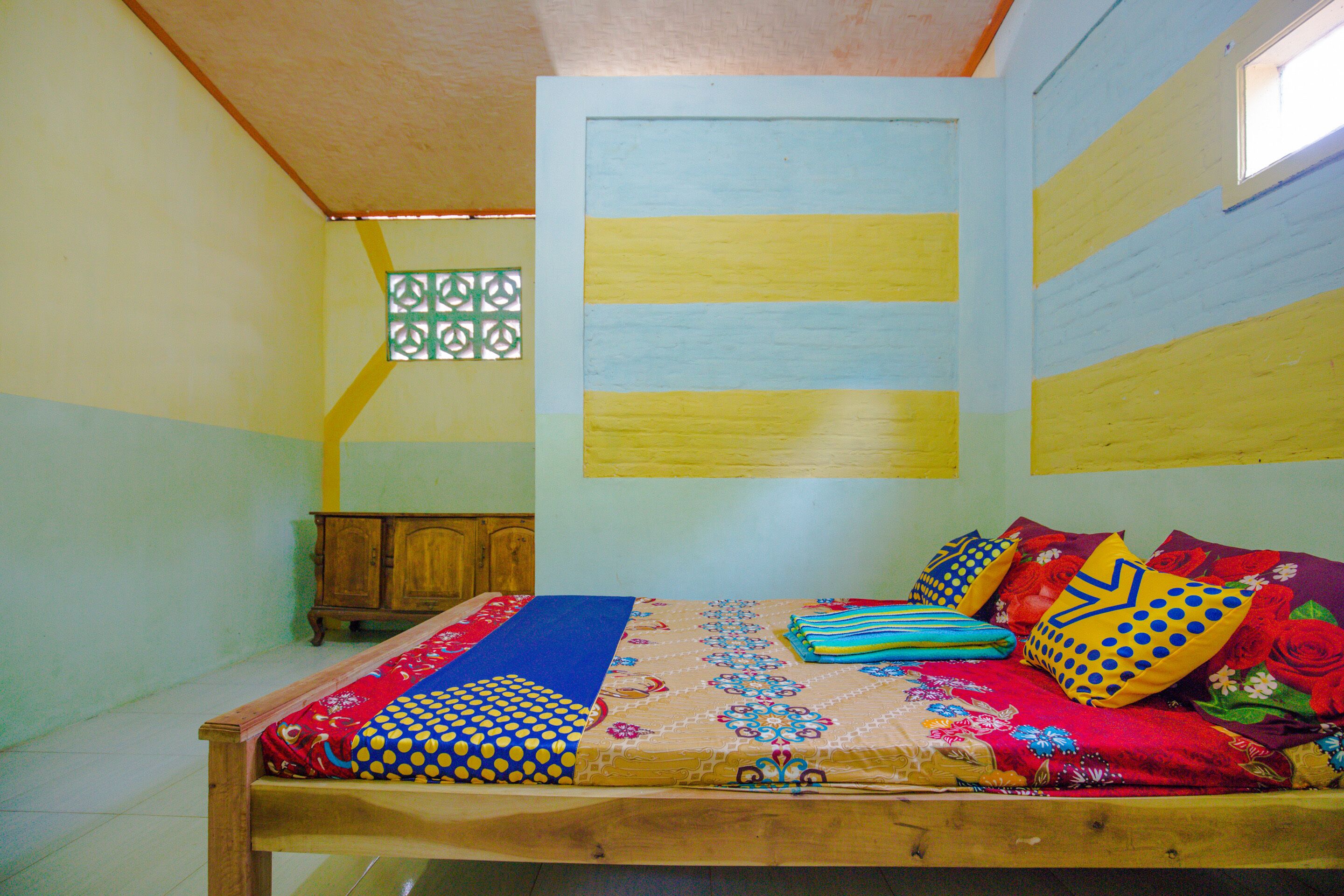 Quarto casal econômico | Wi-Fi de cortesia, roupa de cama