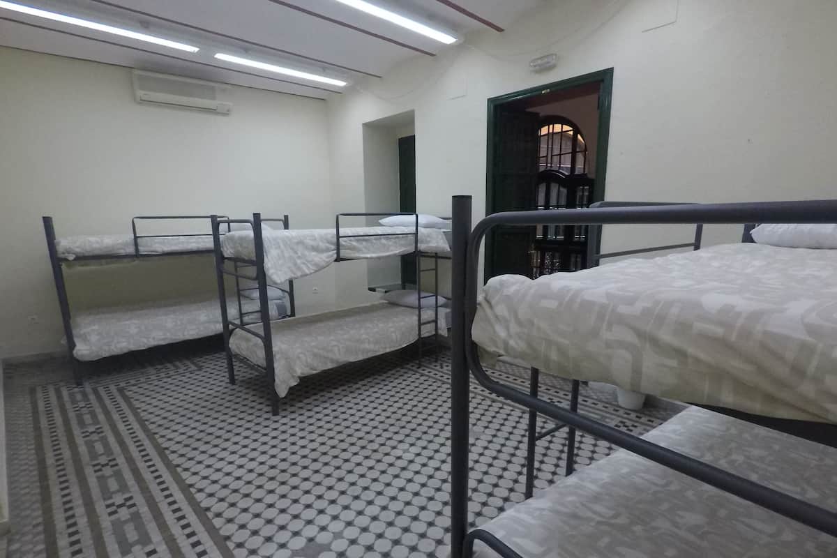 Dormitório compartilhado | Wi-Fi de cortesia, roupa de cama